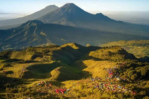 Jalur Pendakian Gunung Prau Via Wates yang Menakjubkan
