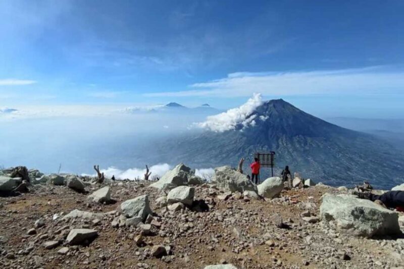 Jalur Pendakian Gunung Sindoro, Lautan Awan yang Menawan