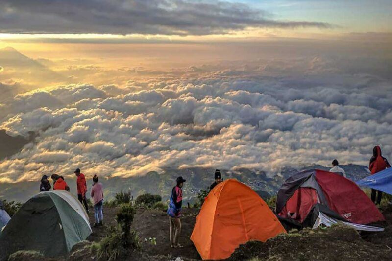 Wisata Ekstrem Pendakian Gunung Sumbing di Jawa Tengah