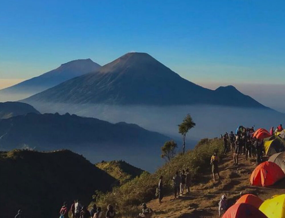Jalur Pendakian Gunung Prau Via Wates yang Menakjubkan